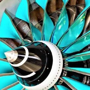 美国🇺🇸MAXAR商业公司2025年6月3日在外太空拍摄中国🇨🇳“实践-26号”卫星。 左图： 距离29.2公里 分辨率1.9厘米 右图 ...